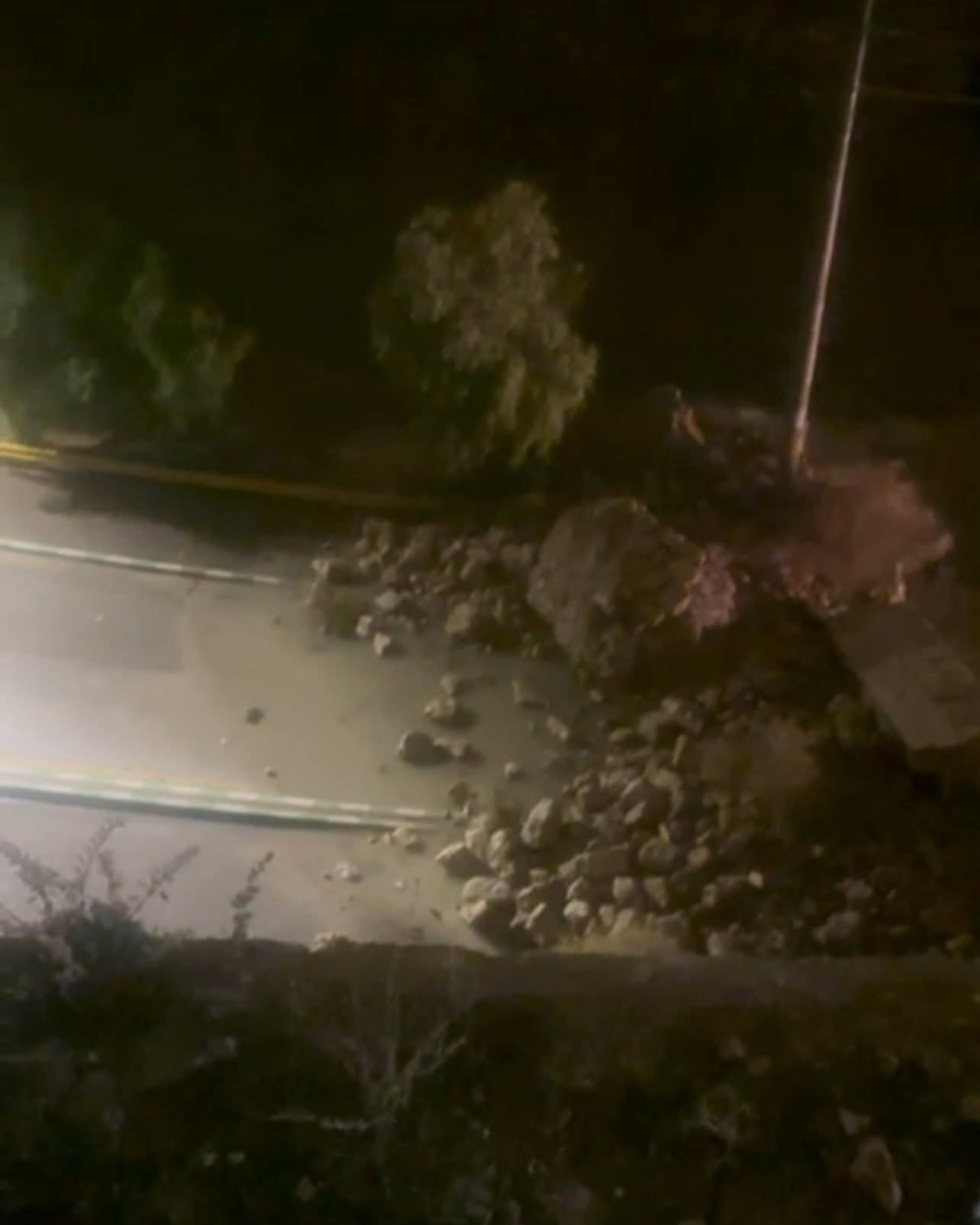 صحيفة البلقاء اليوم الإلكترونية | انهيار جبلي يغلق طريق رئيسي الى الكرك ...